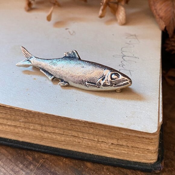 Jolle | Accessories | Vintage Detailed Silver Salmon By Jolle Classic ...